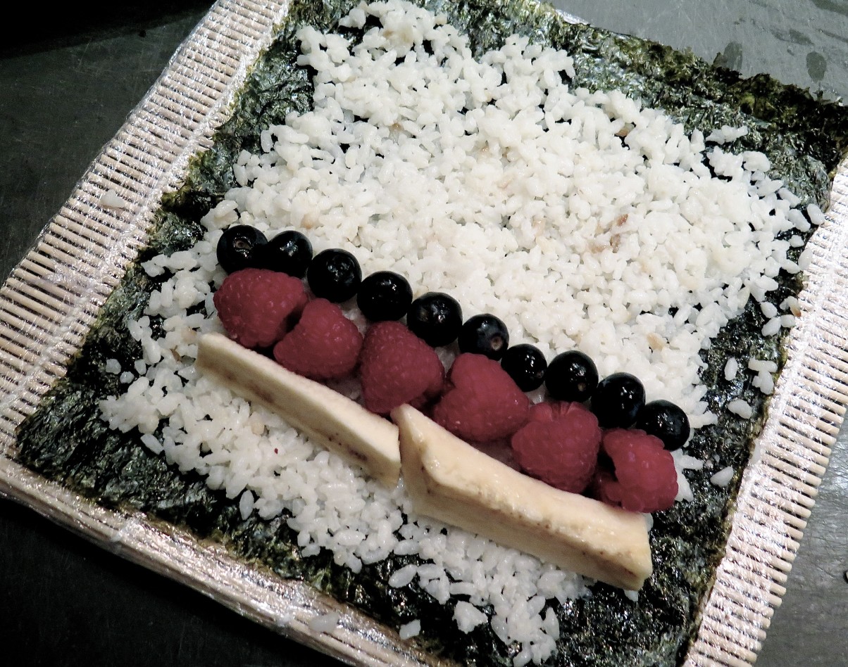 How to make sweet sushi with chocolate | Envelope