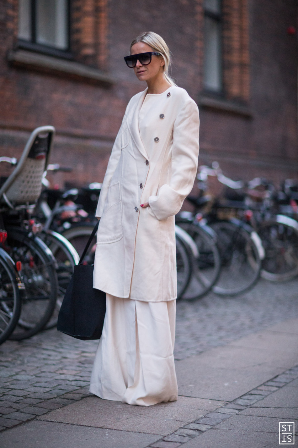 How to layer for spring | Envelope
